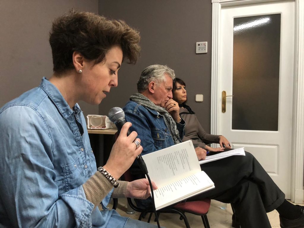Esther Peñas en la librería Muga - Chamán Ediciones
